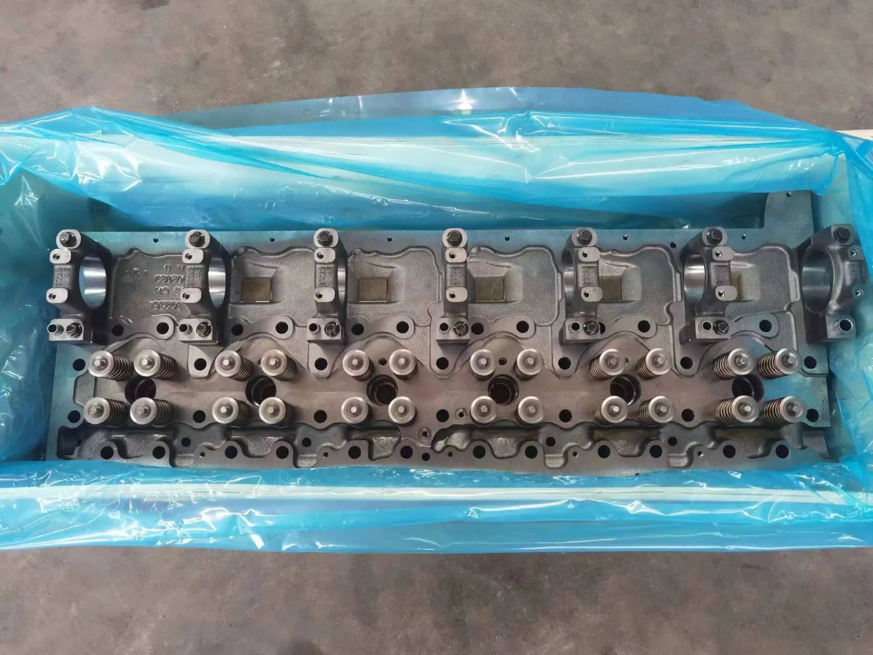 Diesel Engine Cylinder Head Assembly 21460896 for D13 Cylinder Head ...